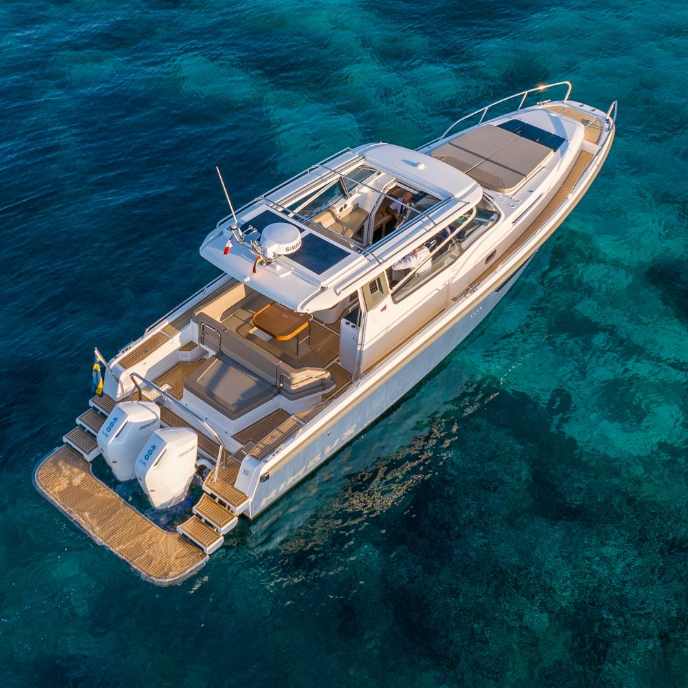 2025 Nimbus Weekender 11